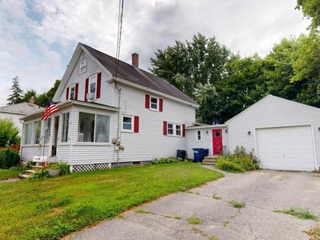 184 Whitney St, Auburn, ME 04210