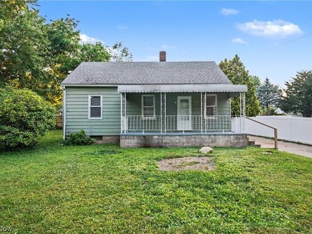 1854 Olympic St, Cuyahoga Falls, OH 44221