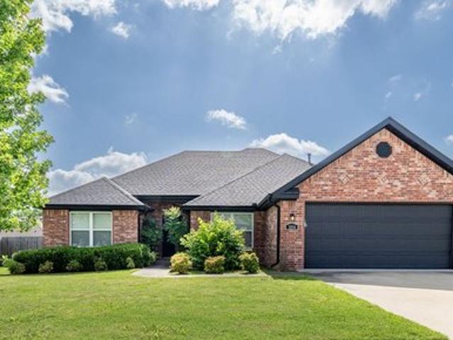 1854 S Sinclair Ave, Fayetteville, AR 72701