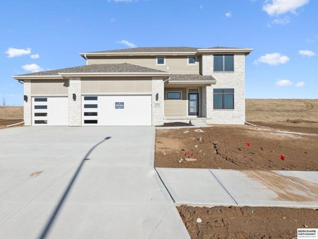 18552 Sycamore Dr, Gretna, NE 68028