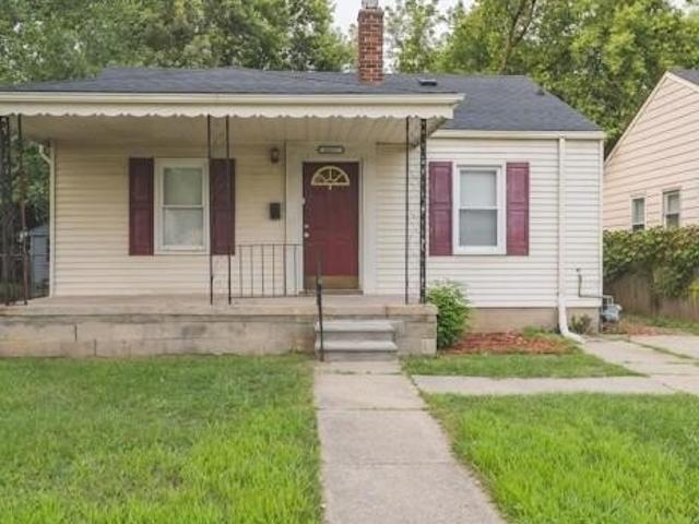 18557 Kenosha St, Harper Woods, MI 48225