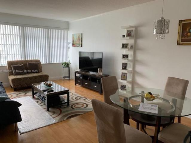 18555 14th Ave NE #701, Miami, FL 33179