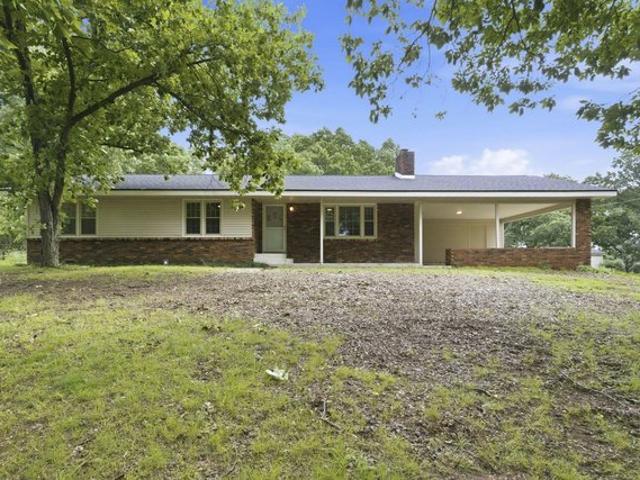 18555 State Highway 32, Stockton, MO 65785