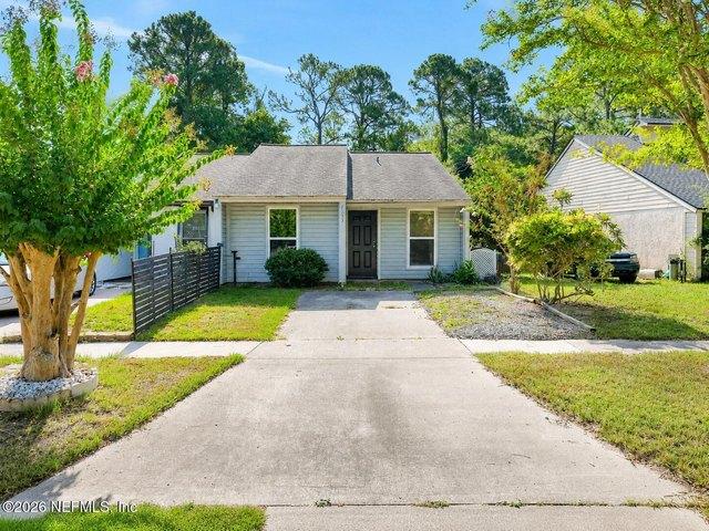 1855 Oak Water Dr, Jacksonville, FL 32225