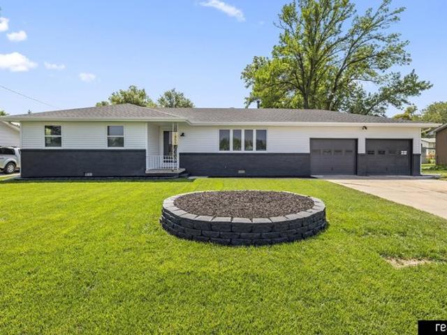 1855 E 16th St, Fremont, NE 68025