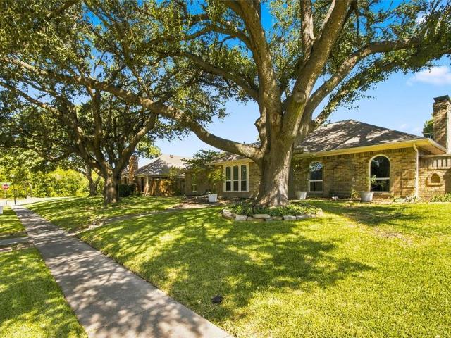 1855 Hatherly Drive