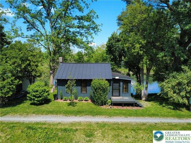 1855 S Delaware Dr, Williams Township, PA 18042