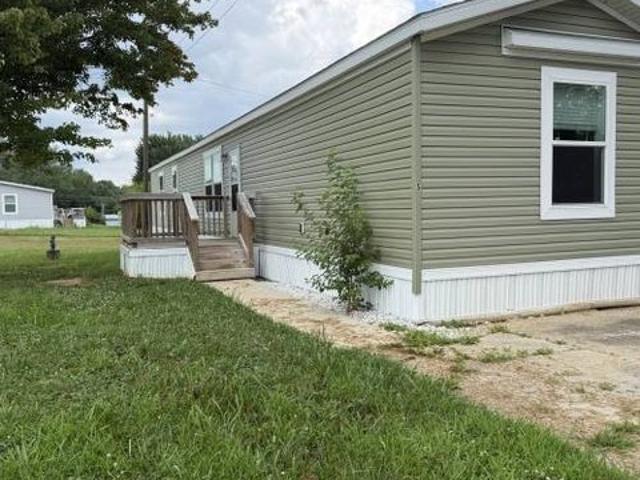 1855 S Wilson Rd, Radcliff, KY 40160
