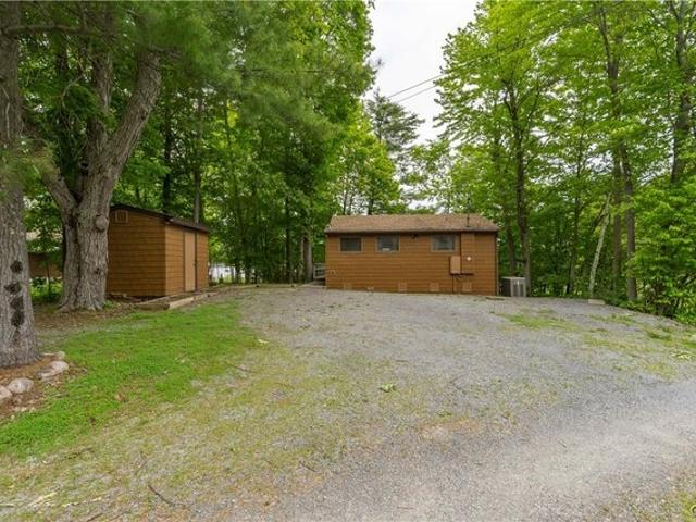 18561 E View Dr, Wellesley Island, NY 13640