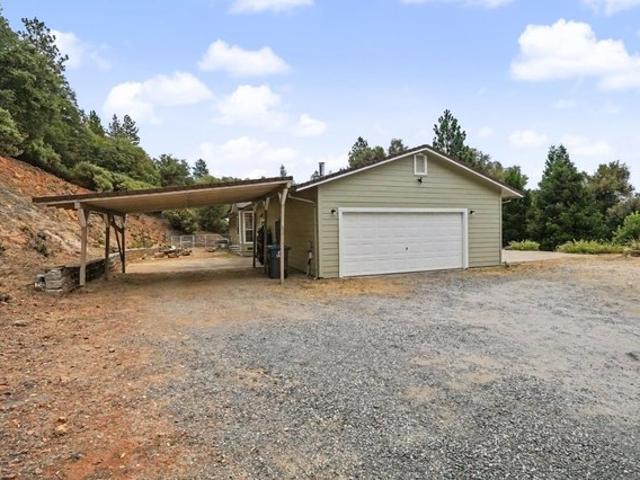 18567 Sugar Pine Dr, Pine Grove, CA 95665