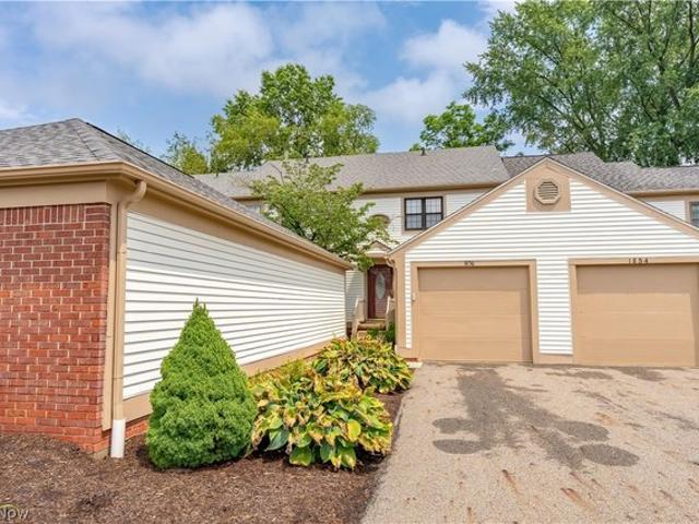 1856 Beechwood Ave NE, North Canton, OH 44720