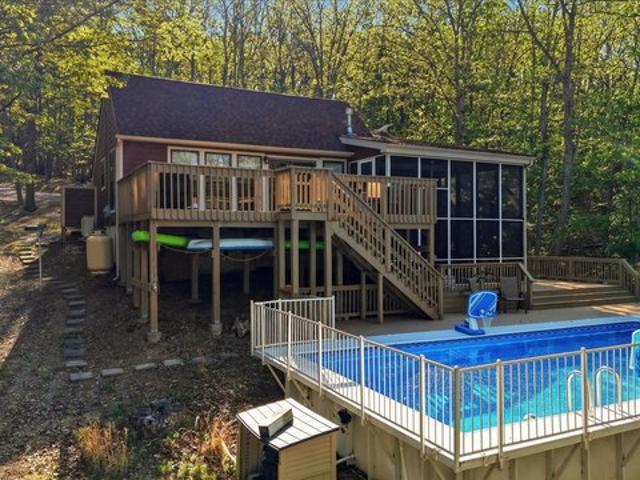 1856 Crossings View Rd, Paw, WV 25434