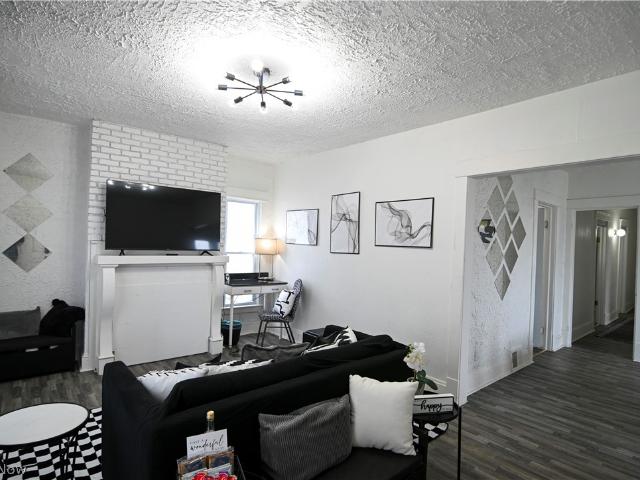 1856 Lampson Road DW