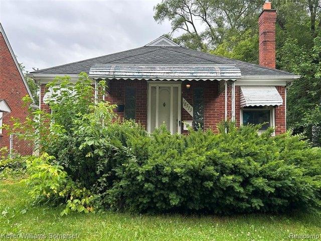 18573 Elkhart St, Wayne, MI 48225