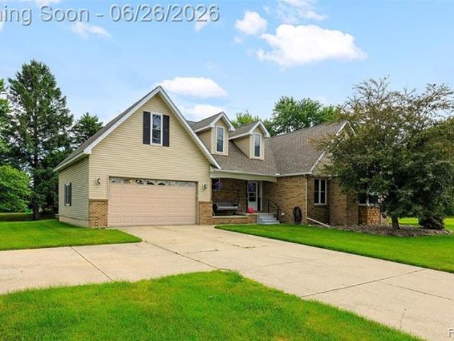 18570 Hollie Dr, Macomb Township, MI 48044
