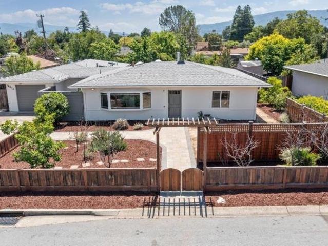 18576 Bucknall Rd, Saratoga, CA 95070