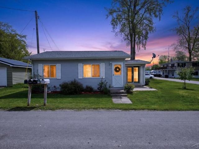 1857 Center Rd, Sebewaing, MI 48759