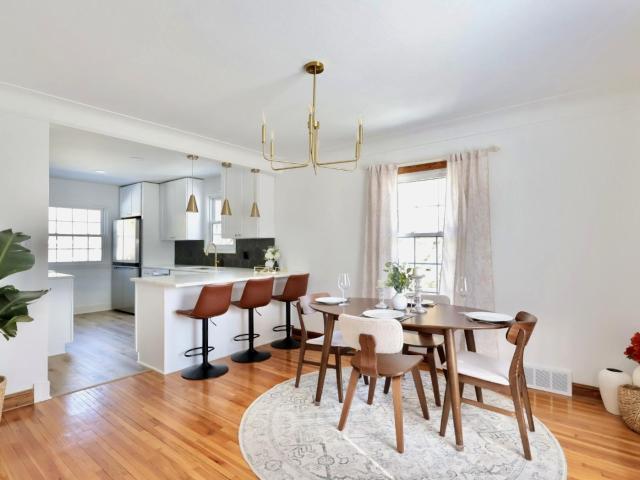 1857 Ford Parkway