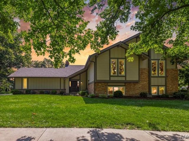 1858 Oxborough Ct, Chesterfield, MO 63017
