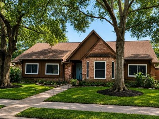1858 Eagle Falls St, Houston, TX 77077