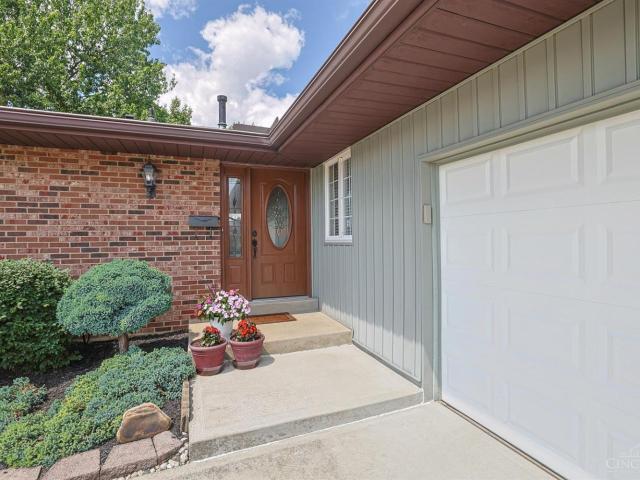 1858 Fallbrook Lane