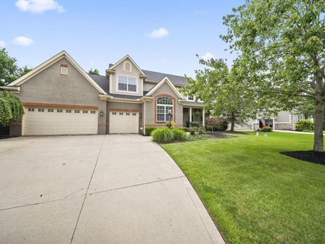1858 Hazelwood Dr, Pataskala, OH 43062