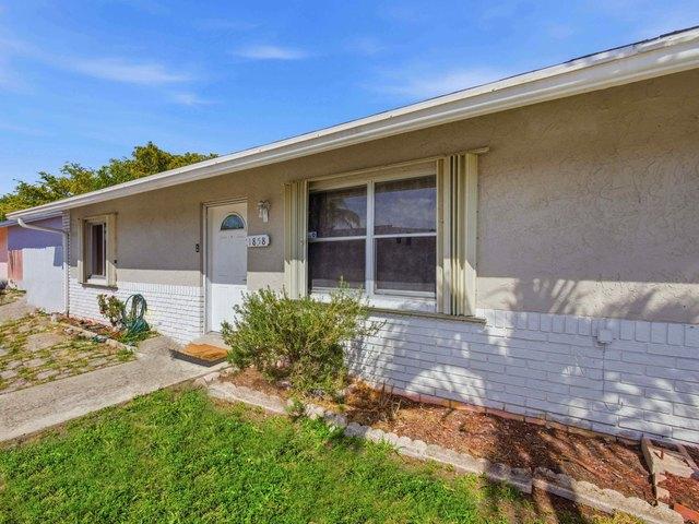 1858 Keenland Cir, West Palm Beach, FL 33415