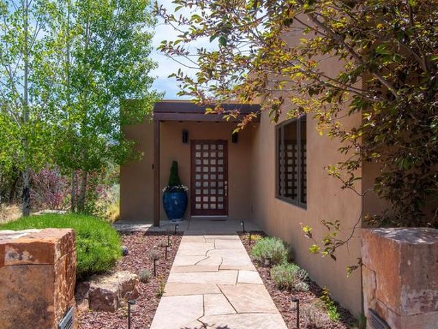 1858 Palacio Ln, Santa Fe, NM 87505