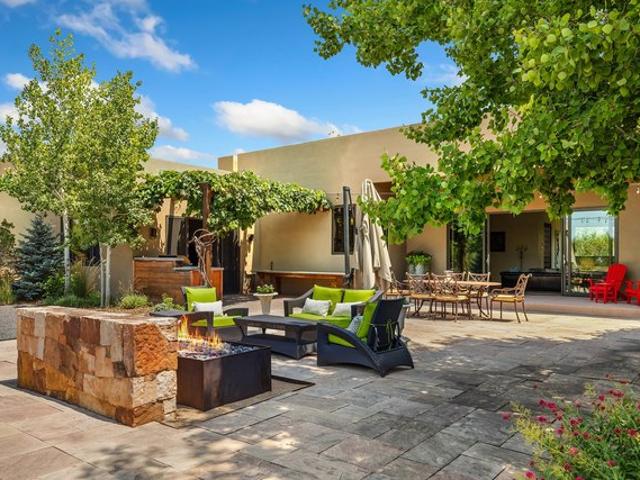 1858 Palacio Ln, Santa Fe, NM 87505
