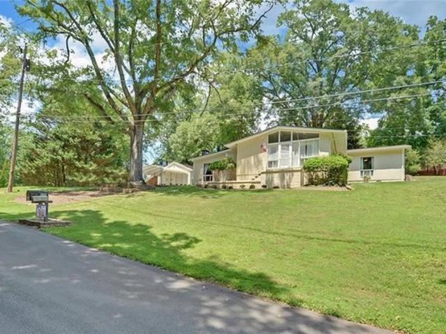 1858 Pinecrest Rd, Gainesville, GA 30501