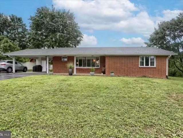 1858 SPRING RD, CARLISLE, PA 17013 Single Family Residence For.