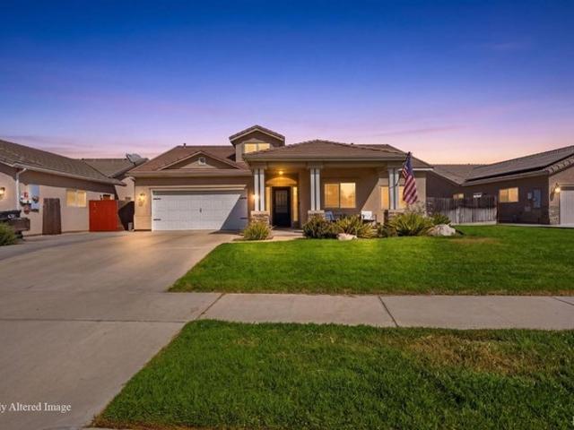 1858 W Mono Pl, Tulare, CA 93274