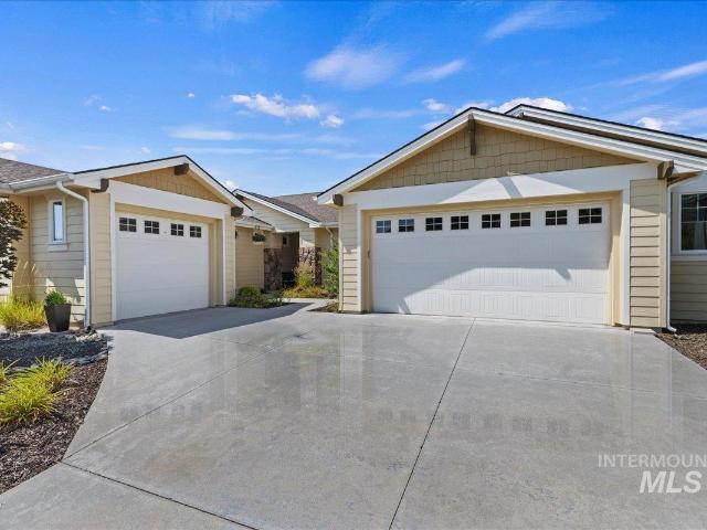 18597 N Goldenridge Place