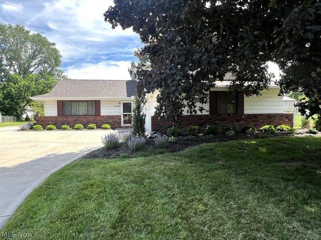 18597 Stafford Dr, Strongsville, OH 44149