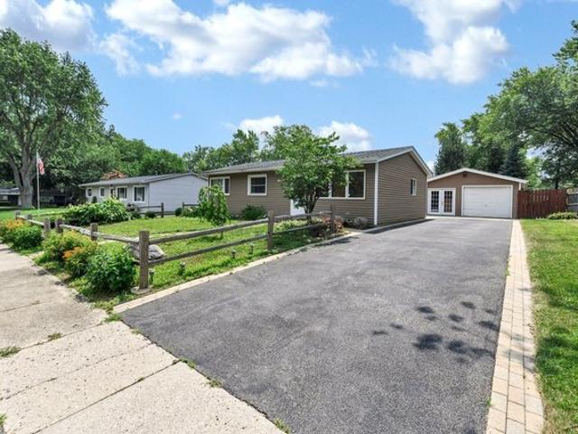 18595 W Pamela Pl, Gurnee, IL 60031