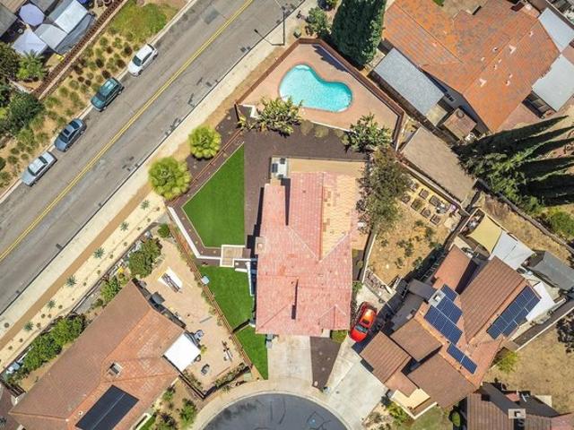 1859 Normandy Gln, Escondido, CA 92027