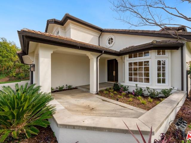 18500 St Moritz Dr, Tarzana, CA 91356 | MLS #26698