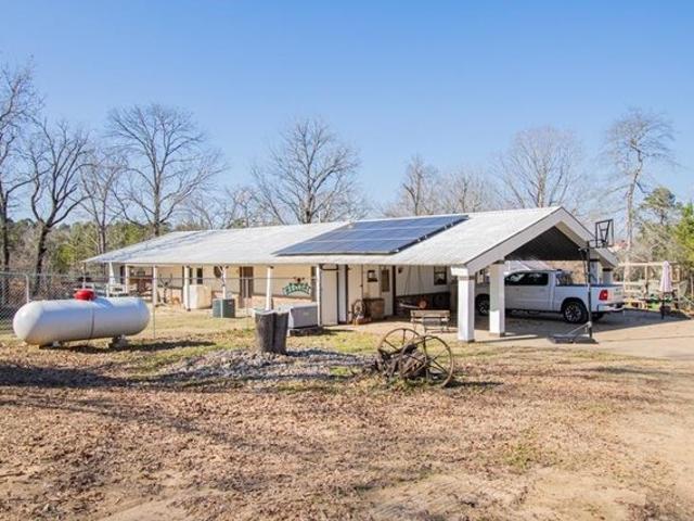 18501 County Road 3131, Gladewater, TX 75647
