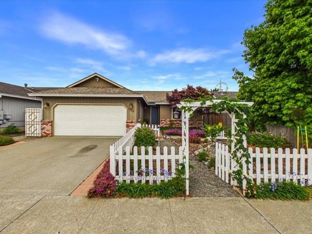 1850 Manzanita St, McKinleyville, CA 95519