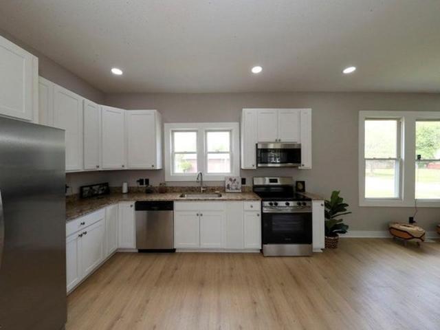 1850 Azalea Ave, Portsmouth, VA 23704