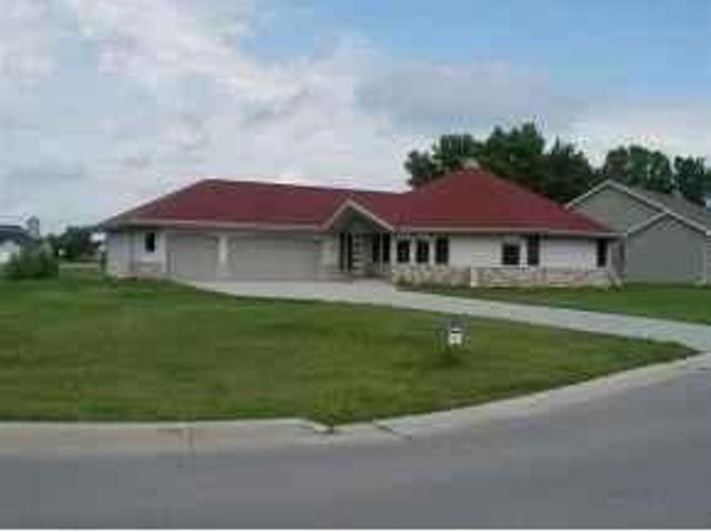 $1850 Beautiful 3 bedroom Contemporary Ranch Neenah WI