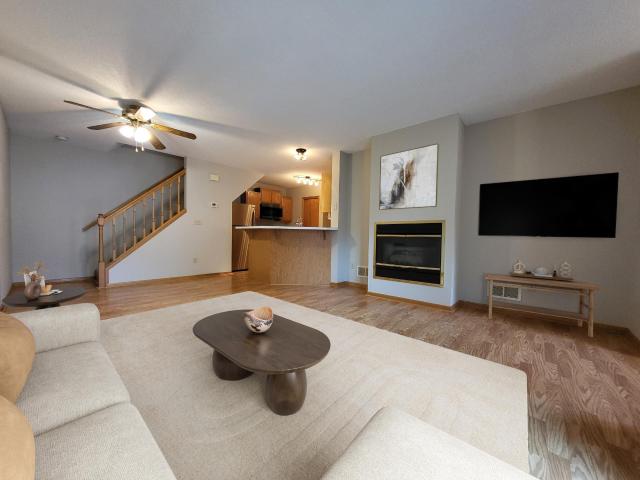 1850 Donegal Dr, Unit 4, Woodbury, MN 55125 | MLS #7056 | Compass