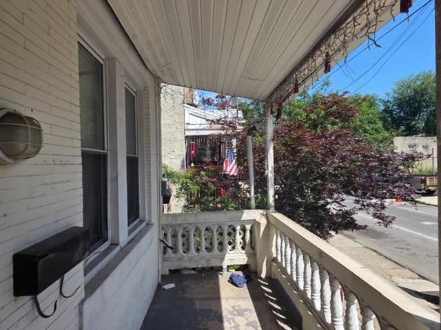 1850 E Orleans