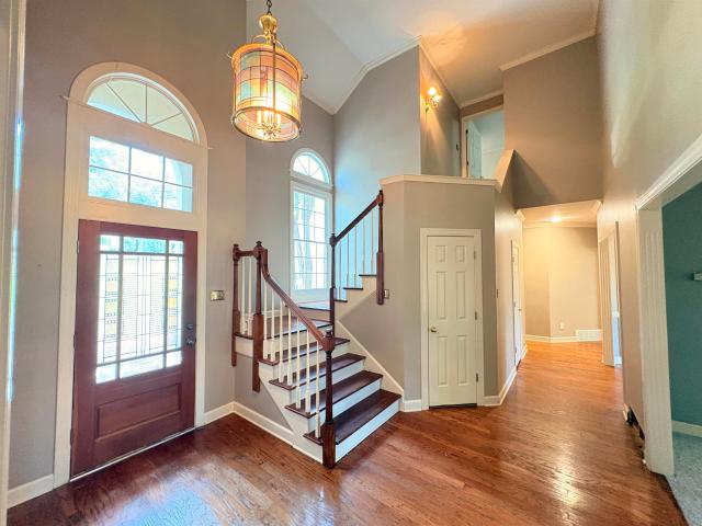1850 wood oak dr