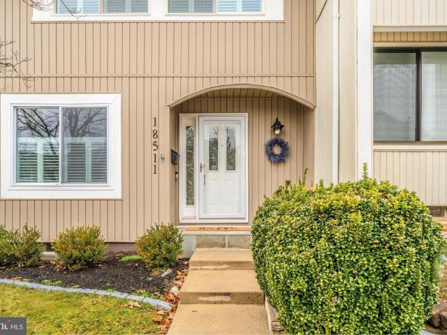 18511 Eagles Roost Drive