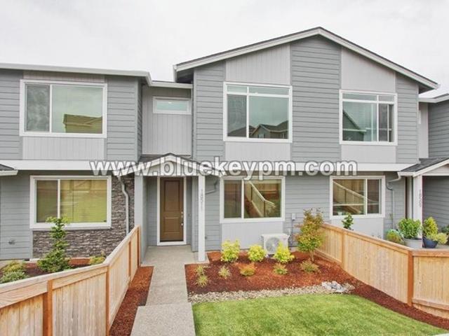 18511 NE 44th Ave, Vancouver, WA 98686