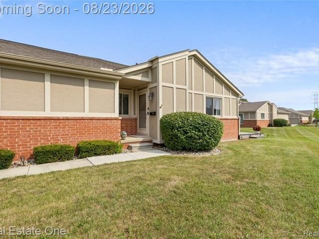 18515 Brookside Ln Unit 16, Clinton Township, MI 48038