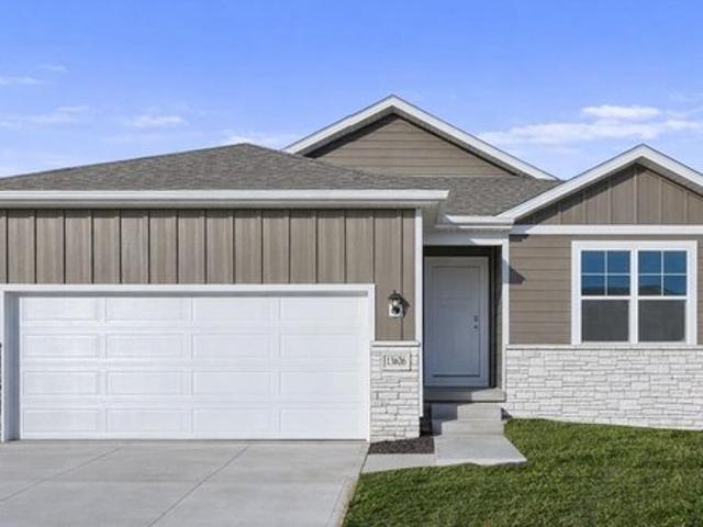 18515 Mary St, Elkhorn, NE 68022
