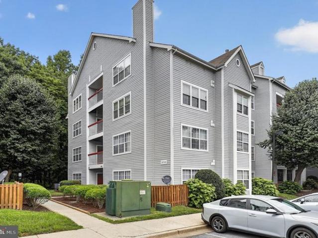 18516 Boysenberry Dr Apt 210, Gaithersburg, MD 20879