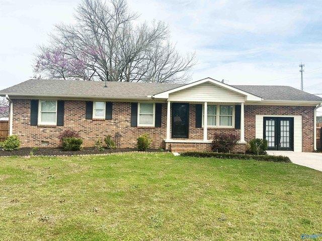 18516 Elles Dr, Athens, AL 35611